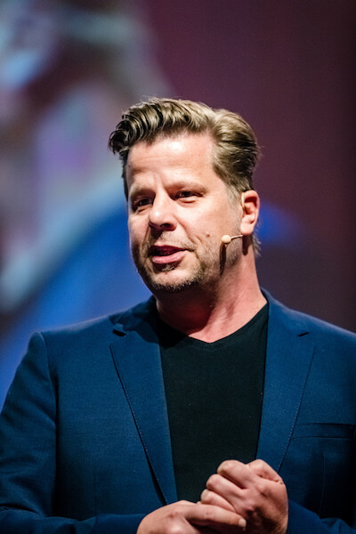 Alex Fischer Düsseldorf- Finanzielle Freiheit Let’s see what works